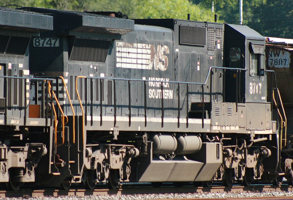 NS 8747